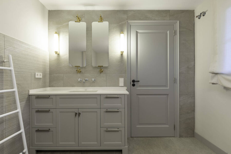 Un proyecto de interiores en la Costa Brava por Eva Cheung