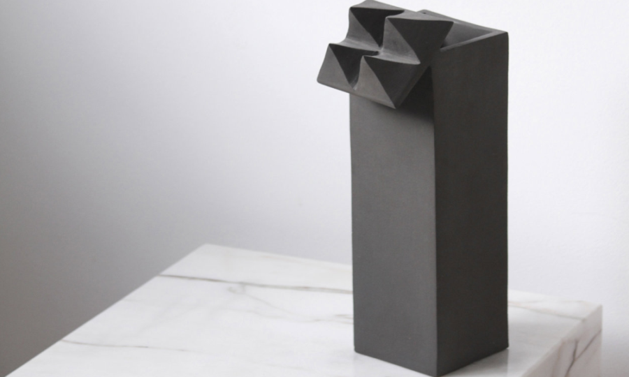 Conoce este diseñador que concibe muebles con un material inusual